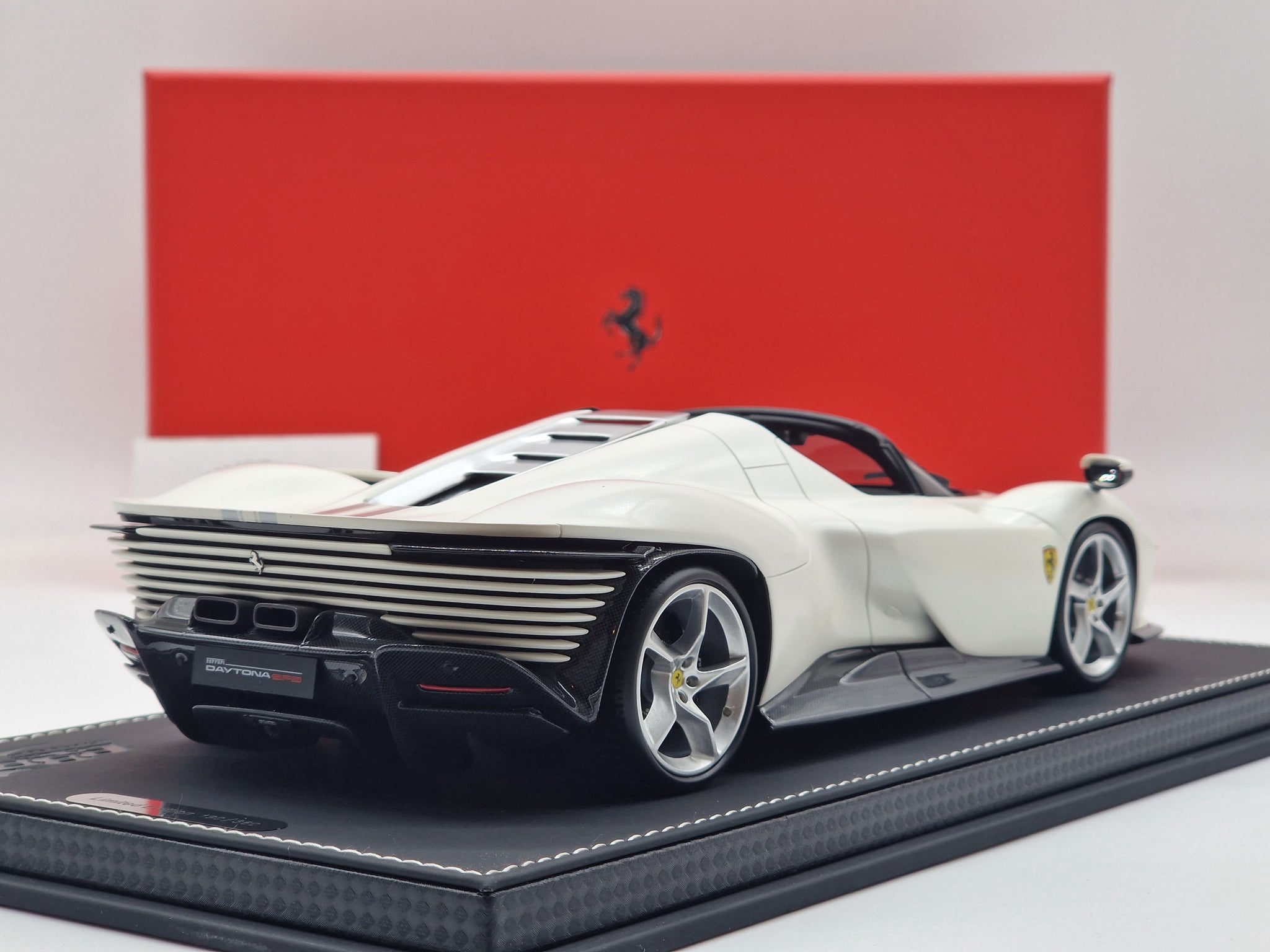 Ferrari Daytona SP3 Icona Series Matt Metallic Italian White – einszu18
