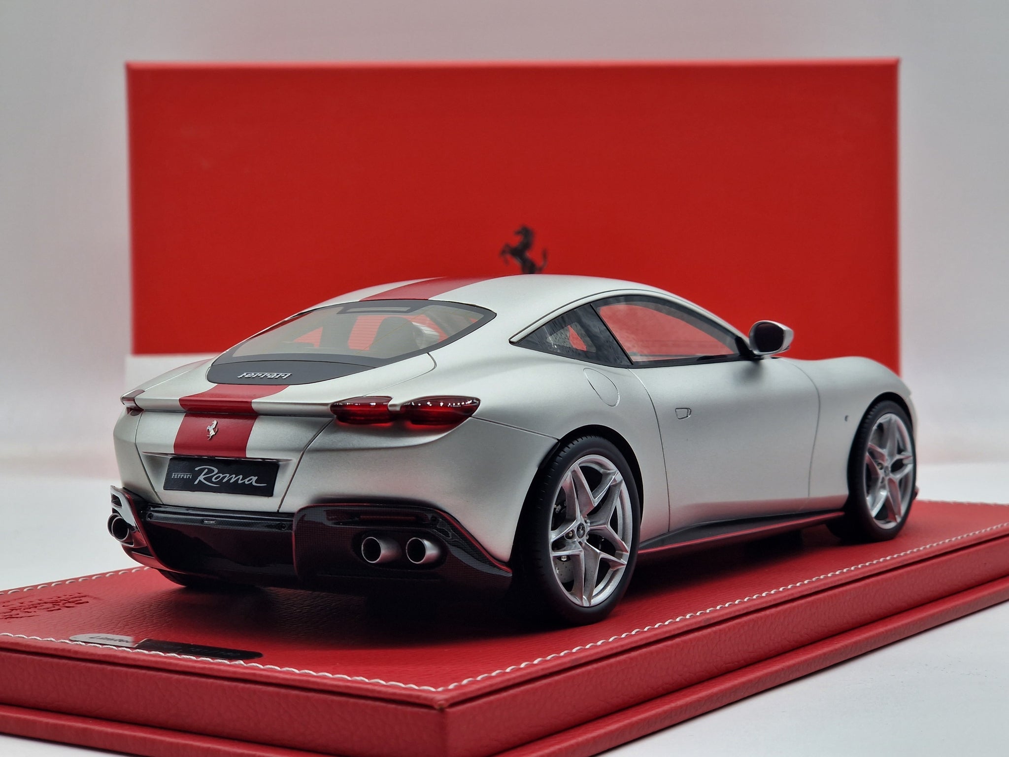 Ferrari Roma 30th Anniversary Silver/Red Stripe – einszu18